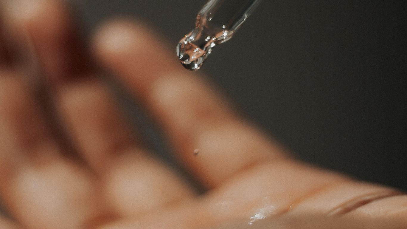 Decoding Beauty: Waterless vs. Water-Based Products - The Pros and Con ...